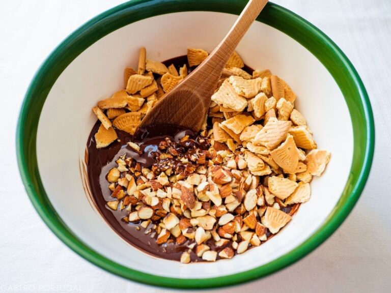 Portuguese Chocolate Salami Recipe – Salame de Chocolate