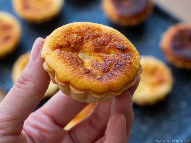 Queijadas de Requeijão – Authentic Cheesecake Tarts